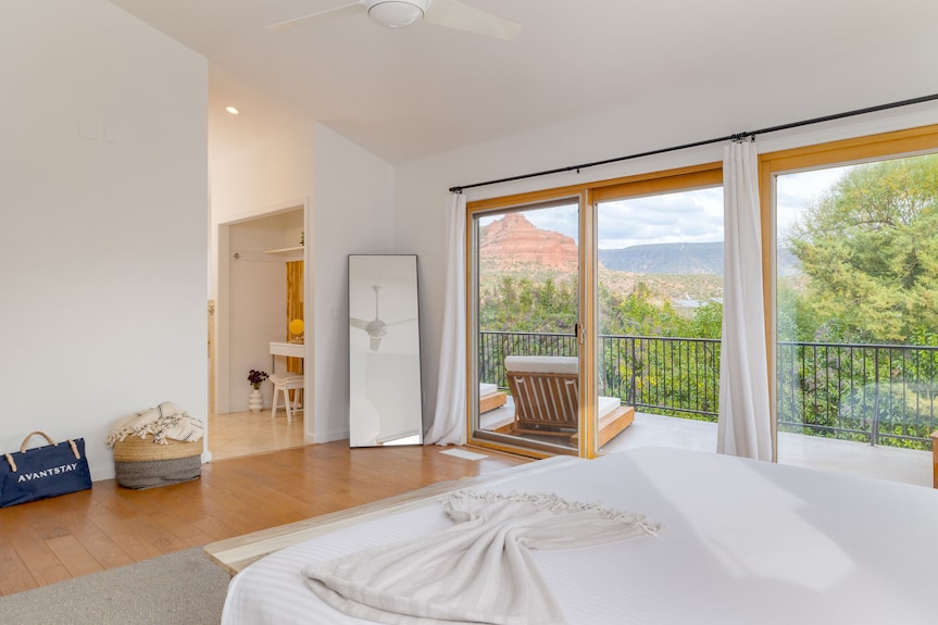 Red Rocks Views, Walk To Jordan Trailhead, Hot Tub | Sedona Sunrise By Avantstay - Sedona, AZ