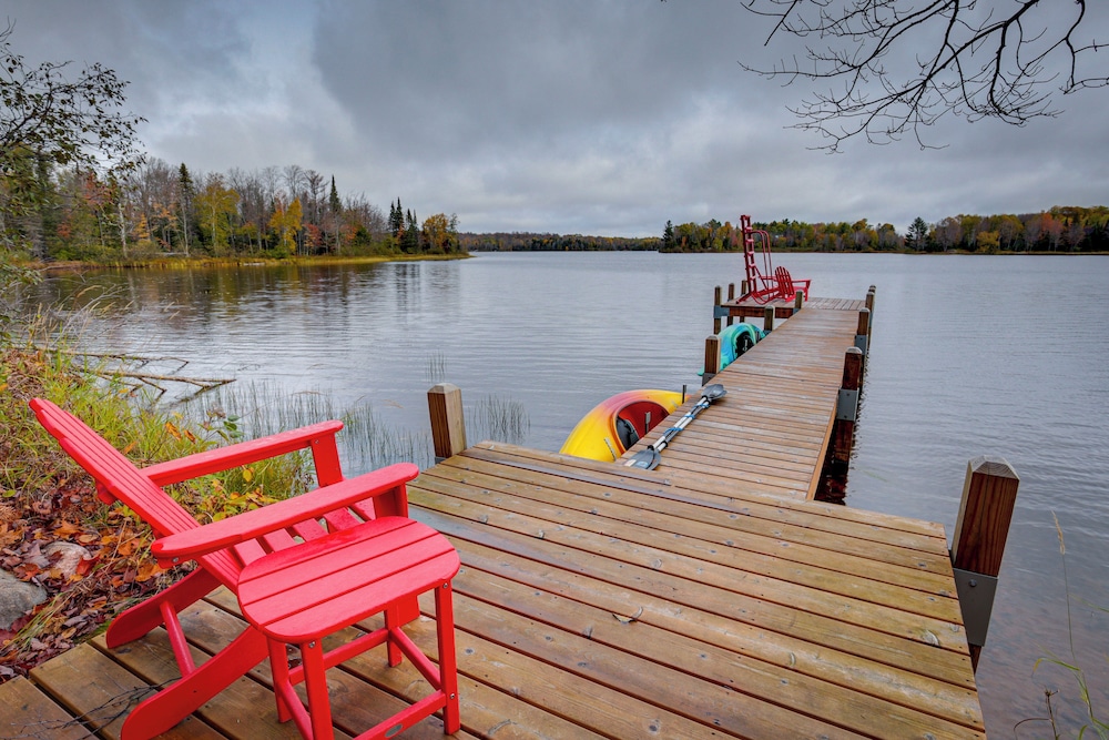 Lakefront Presque Isle Cabin W/ Private Dock - Presque Isle, WI