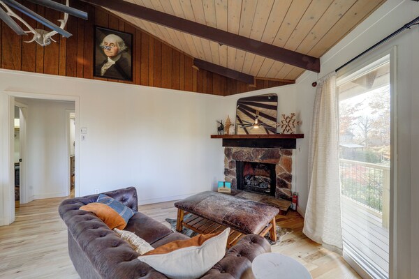 Beech Mountain Cabin W/ Hot Tub: 1 Mi To Slopes! - Banner Elk, NC