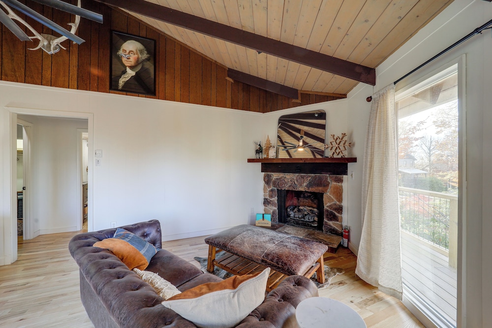 Beech Mountain Cabin W/ Hot Tub: 1 Mi To Slopes! - Banner Elk, NC