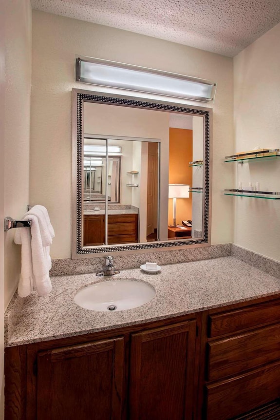 3 Spacious 2br Suites Near Dorney Park & Wildwater Kingdom - Free Breakfast - Bethlehem, PA