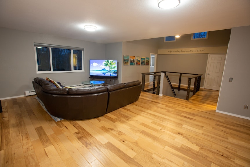 Quiet Large Home In South Anchorage To Launch Your Alaska Adventure! - Alaska