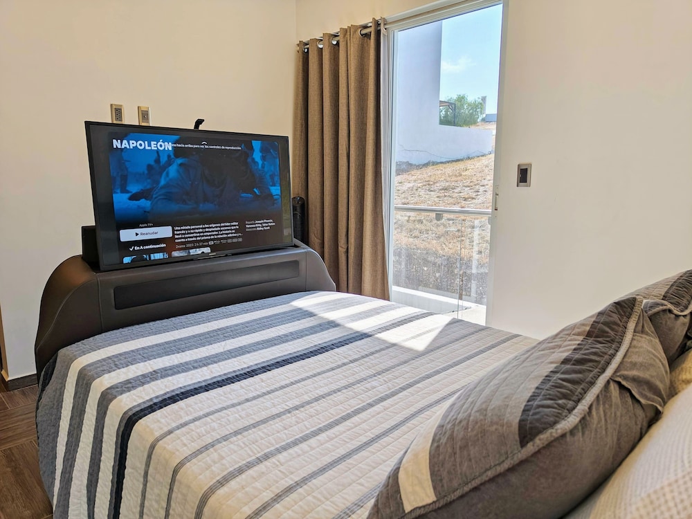 Luxury Home At Juriquilla, 4 Bedrooms, Querétaro. - Querétaro