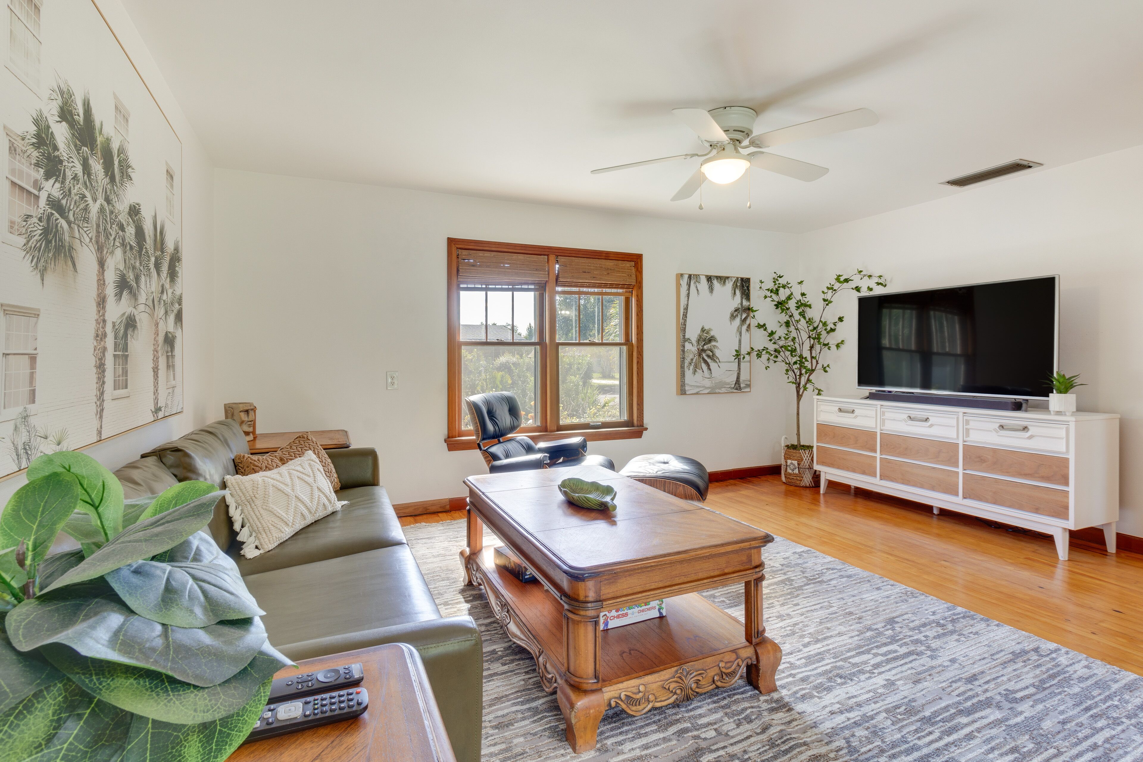 Mount Dora Home: Private Pool & Tropical Bar! - Mount Dora, FL