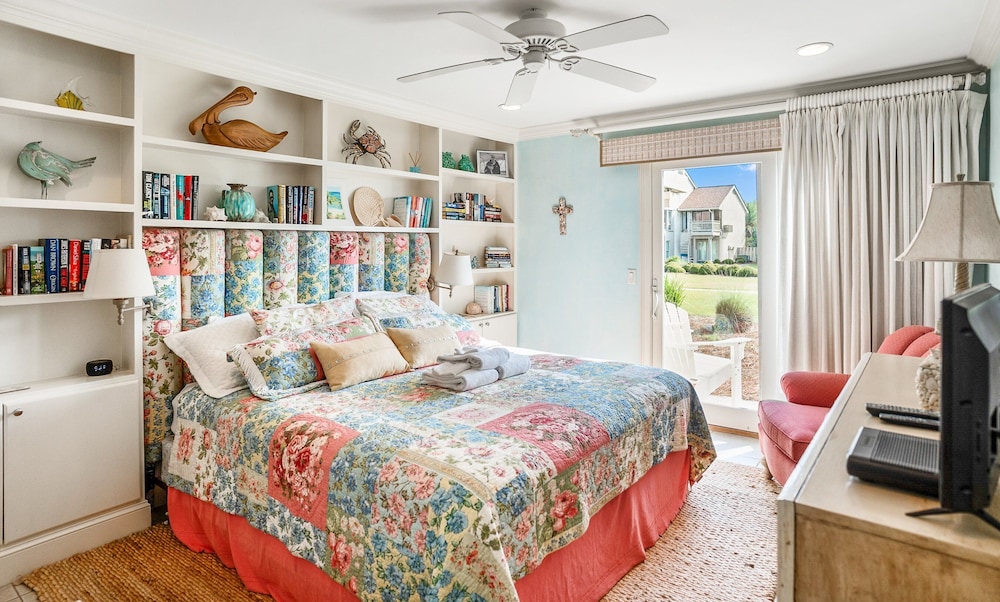 107 Capt John Fripp Villa - Resort Access Included! Golf Cart Included! - Fripp Island, SC