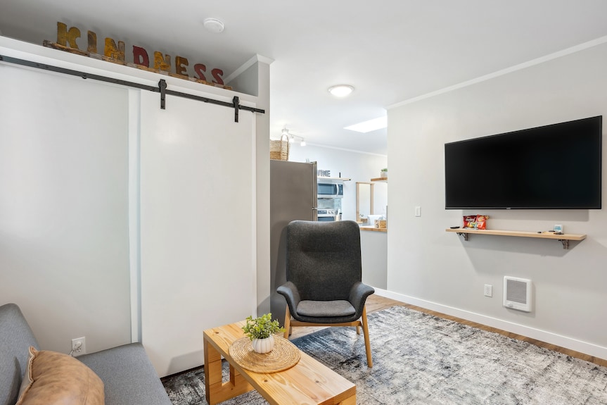 Pet-friendly Kent Vacation Rental, Walk To Lake! - Kent, WA