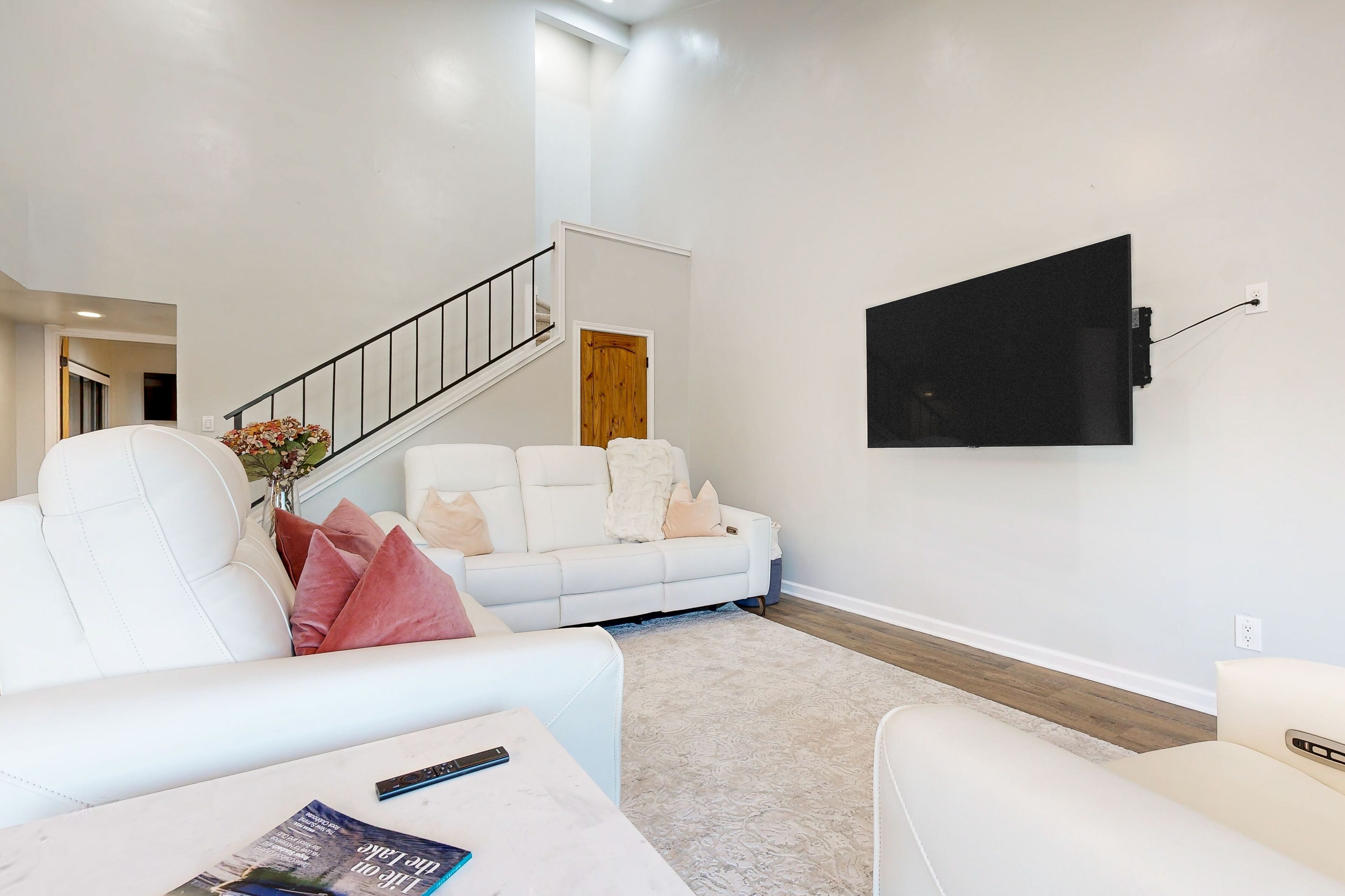 Dog-friendly Waterfront Retreat With A Washer/dryer, Furnished Patio, & Ac - Horseshoe Bay, TX