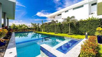Piscina exterior