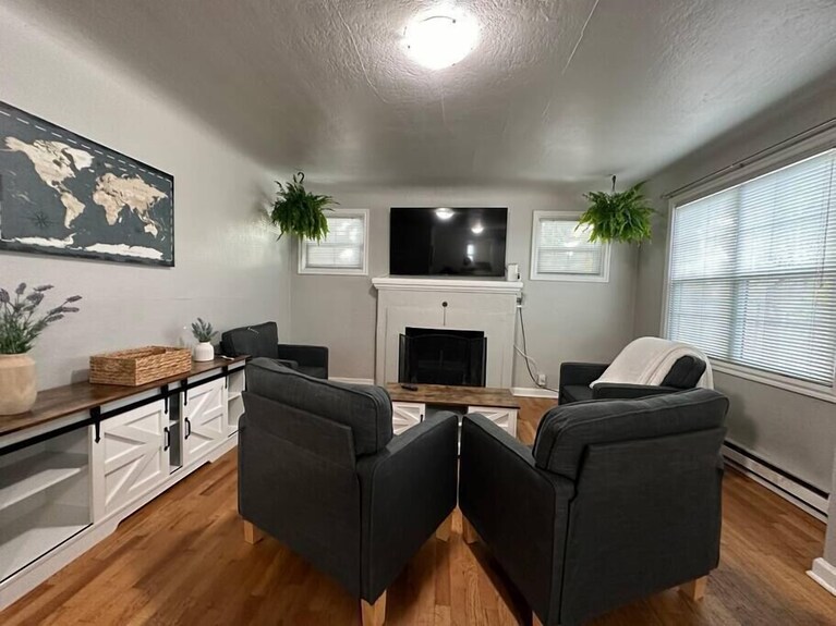 Charming 1930s Style Rustic Home - Eugene, OR