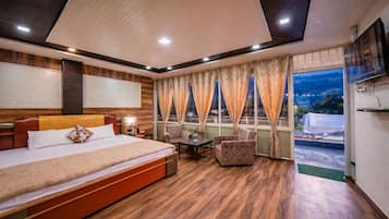 Quarto de Luxo | Roupa de alta qualidade, secretária, Wi-fi grátis