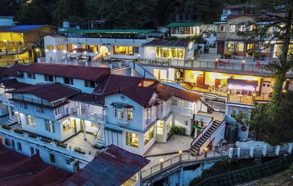 India Hotel - Mall Road Nainital - Lake View - 