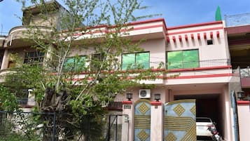 Fachada da propriedade