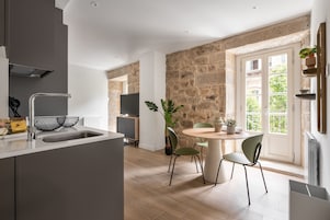 Apartamento Standard | Sala de estar | TV de ecrã plano 