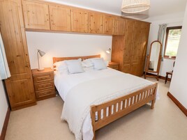 3 quartos, com decoração personalizada, com mobília individualizada 