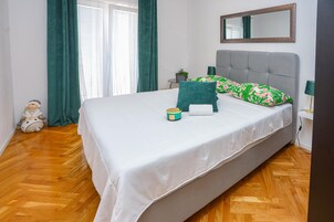 Apartamento | Secretária, ferro/tábua de engomar, Wi-fi grátis 