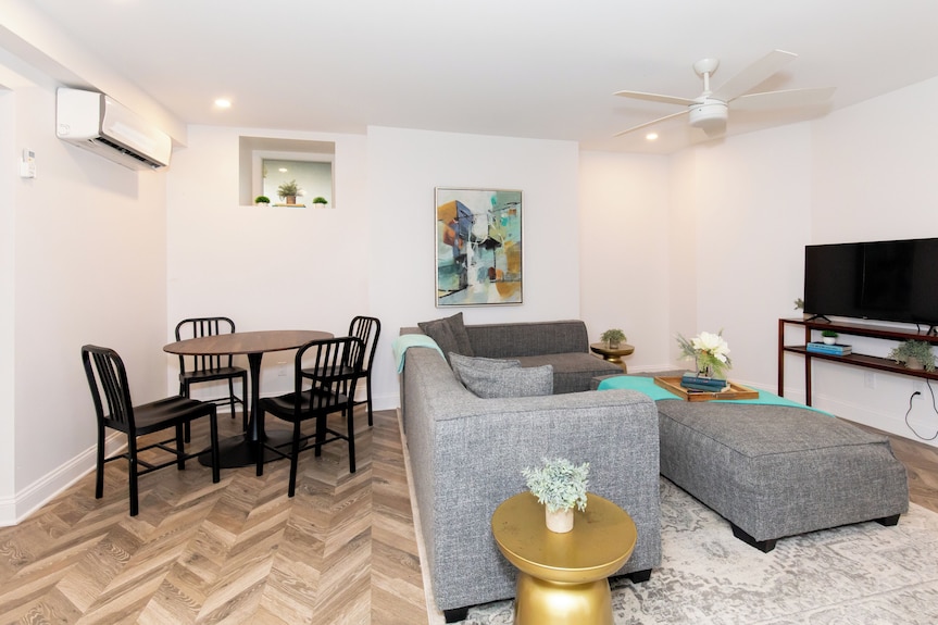 Chic Condo Near Cedar Point - Sandusky, OH