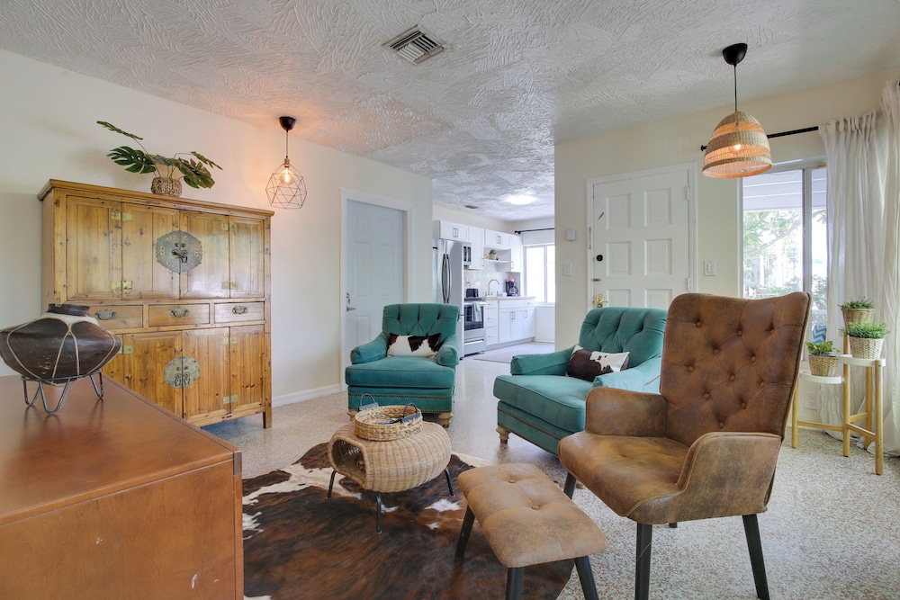 Walk To Ocean: Chic Deerfield Beach Cottage! - Broward County, FL