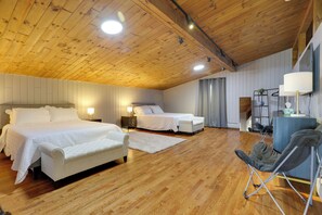 Casa (Multiple Bedrooms) | Interior