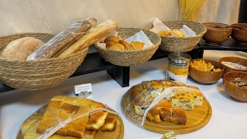 Pequeno-almoço tipo buffet diário incluído