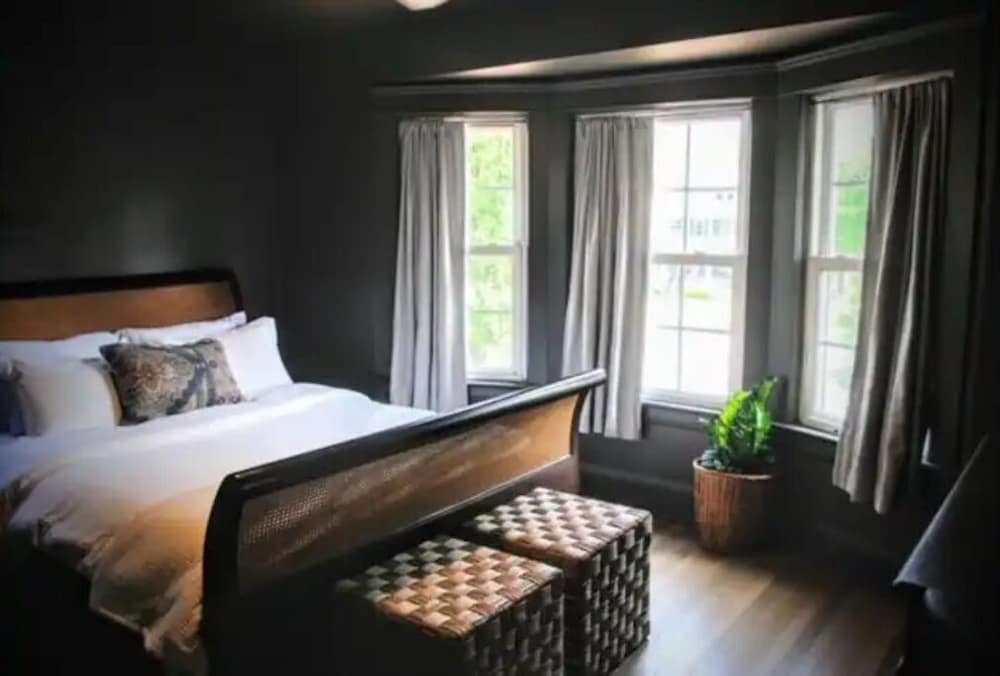 Cleveland Hideaway On Clifton - Parma, OH
