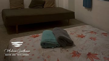Quarto casal econômico | 6 quartos, cofres nos quartos, Wi-Fi de cortesia