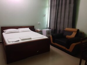 Quarto Deluxe | Com mobília individualizada, secretária 