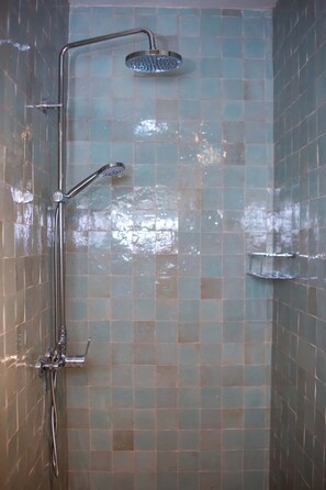 Quarto Duplo, varanda | Casa de banho | Um secador de cabelo 