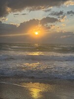 Apartamento | Praia | Na praia, praia de areia branca 