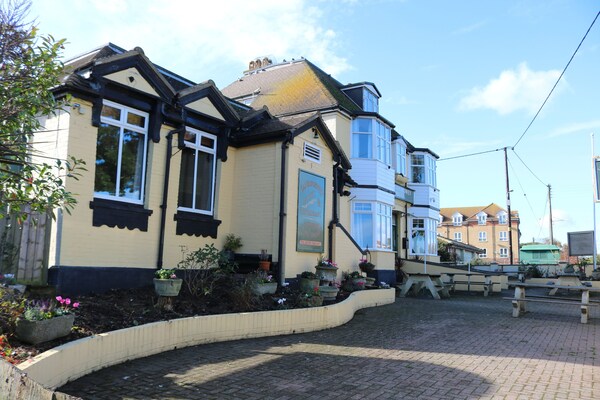 Captain Howey Hotel - Camber Sands