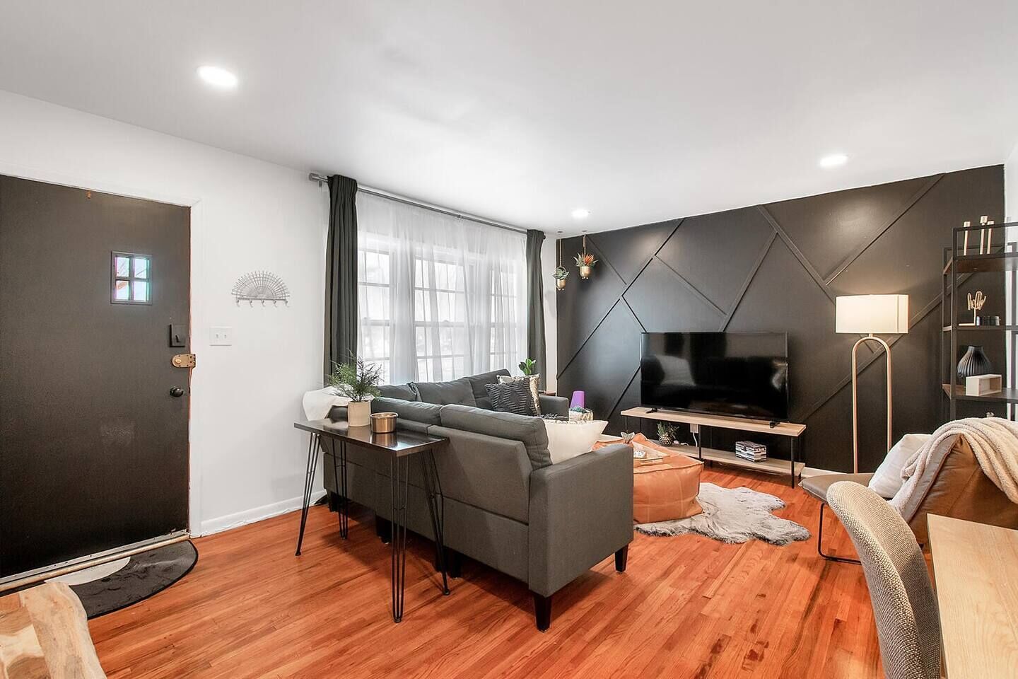 Eclectic Escape - Cute And Cozy - King! - Wichita, KS