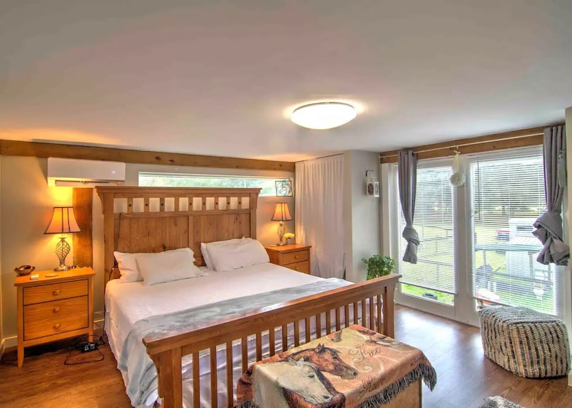 Private Loft At A Working Show Barn ~ Pets Welcome! - Middleburg, FL