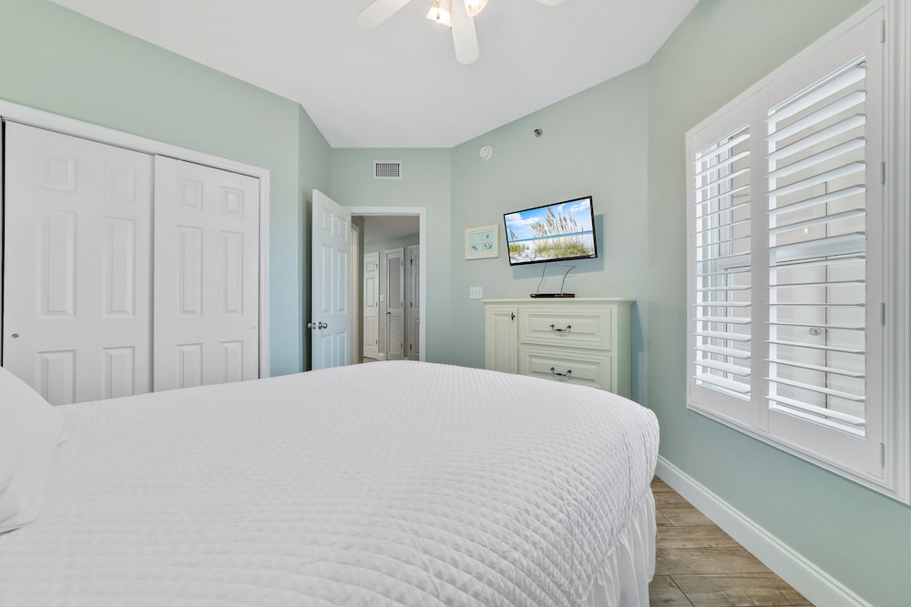 Palacio 1203 | Beachfront, Beachside Pool | My Beach Getaways ...