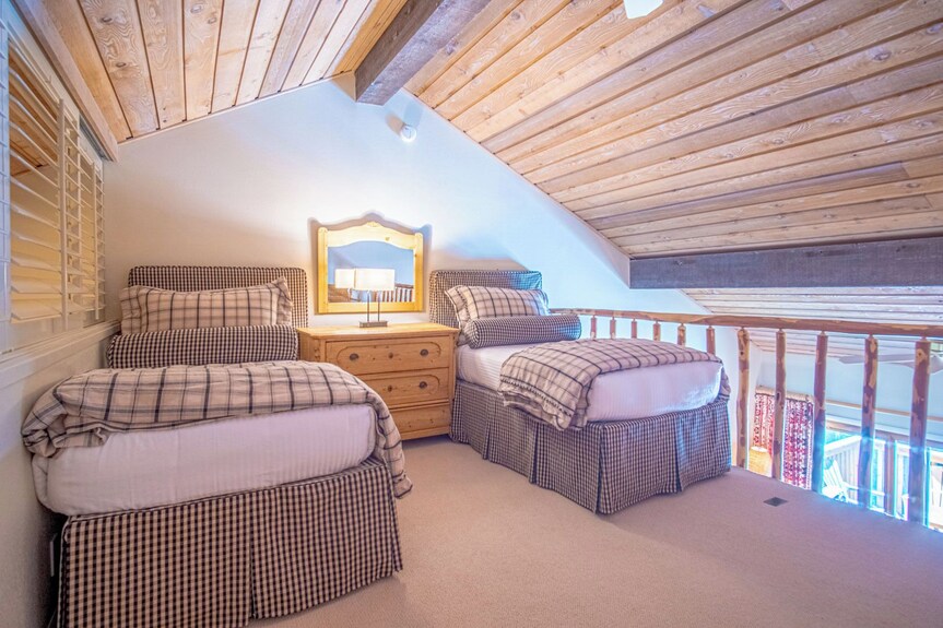 Sunburst - Golf Course Views + Free Resort Amenities - Sun Valley, ID