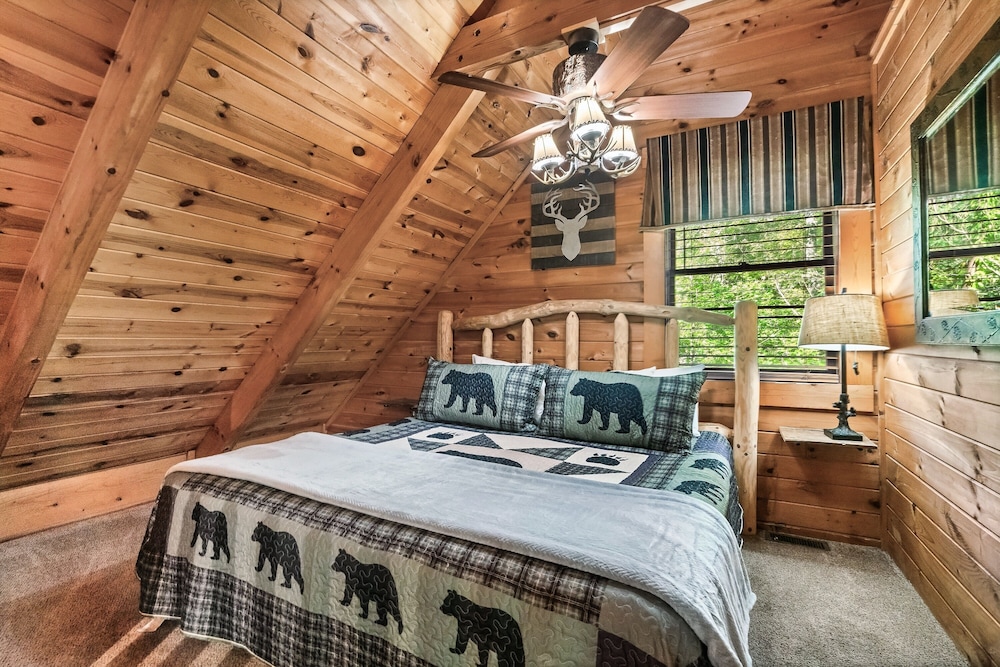 Views, Hot Tub, Resort Amenities! - Sevierville, TN