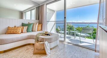 Quarto, 1 cama King, vista para o oceano | Camas Tempur-Pedic, frigobar, escrivaninha