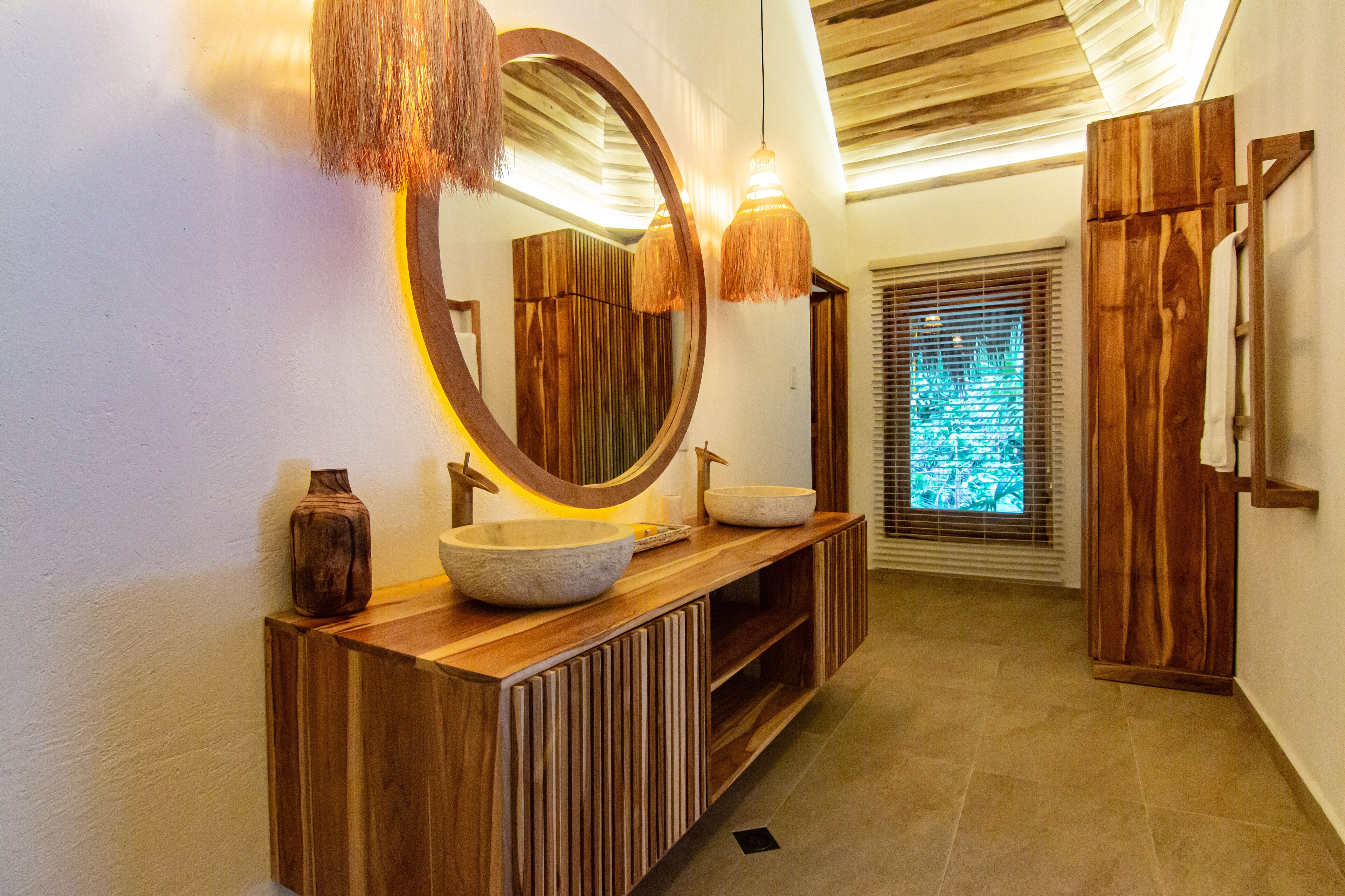 Suite Superior, 1 cama queen-size, piscina privativa | Casa de banho | Um chuveiro fixo, um secador de cabelo, toalhas fornecidas, sabão 