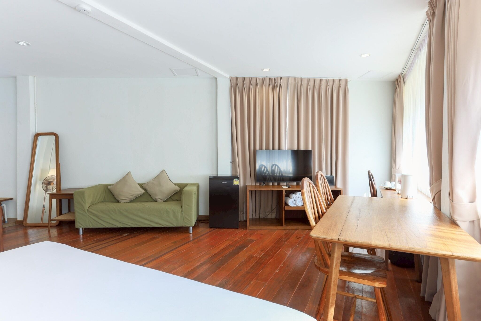 Quarto Triplo Premium | Cofre no quarto, secretária 