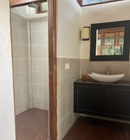 Quarto Superior | Casa de banho | Artigos de higiene pessoal grátis