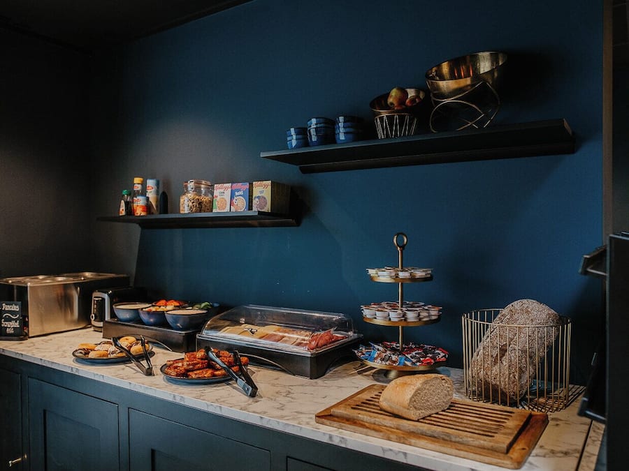 Pequeno-almoço tipo buffet diário incluído