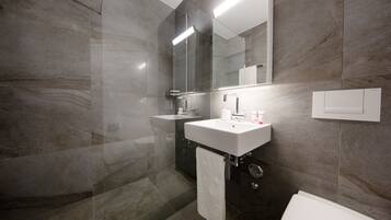 Apartamento Cidade | Casa de banho | Um polibã, um chuveiro fixo, Piso aquecido (casa de banho)