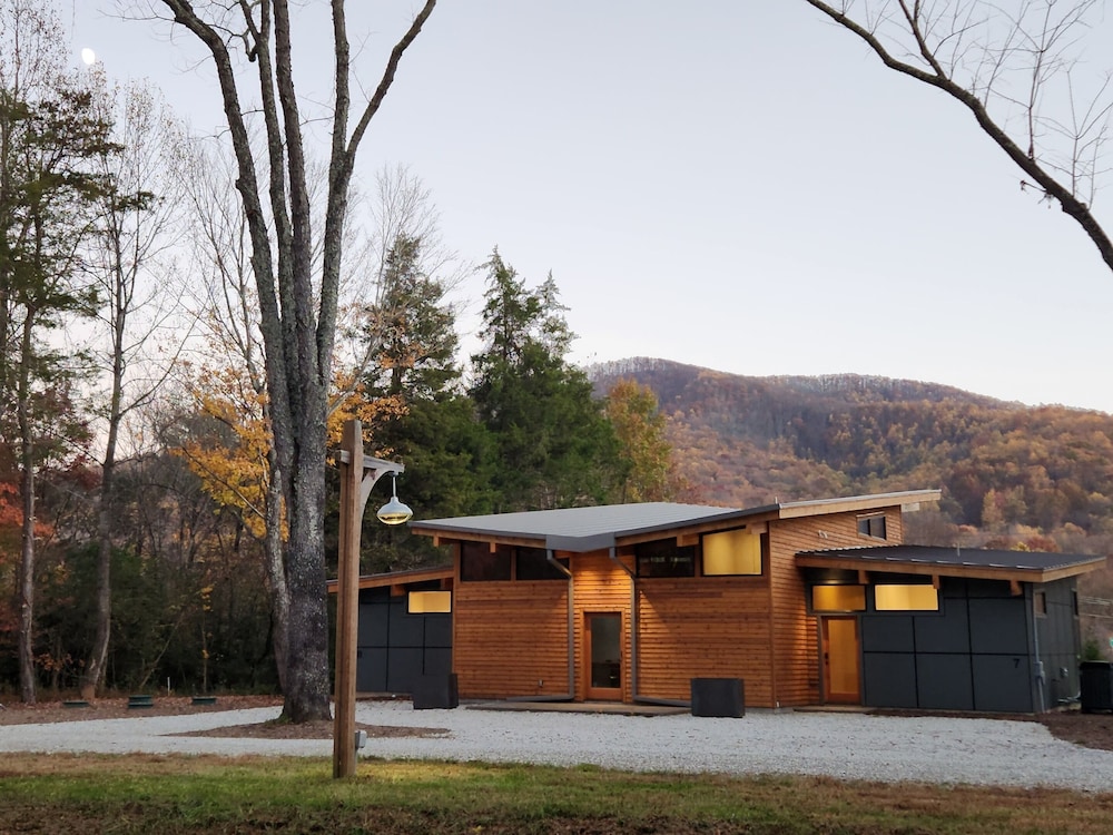 Piedmont Grove - Nellysford, VA