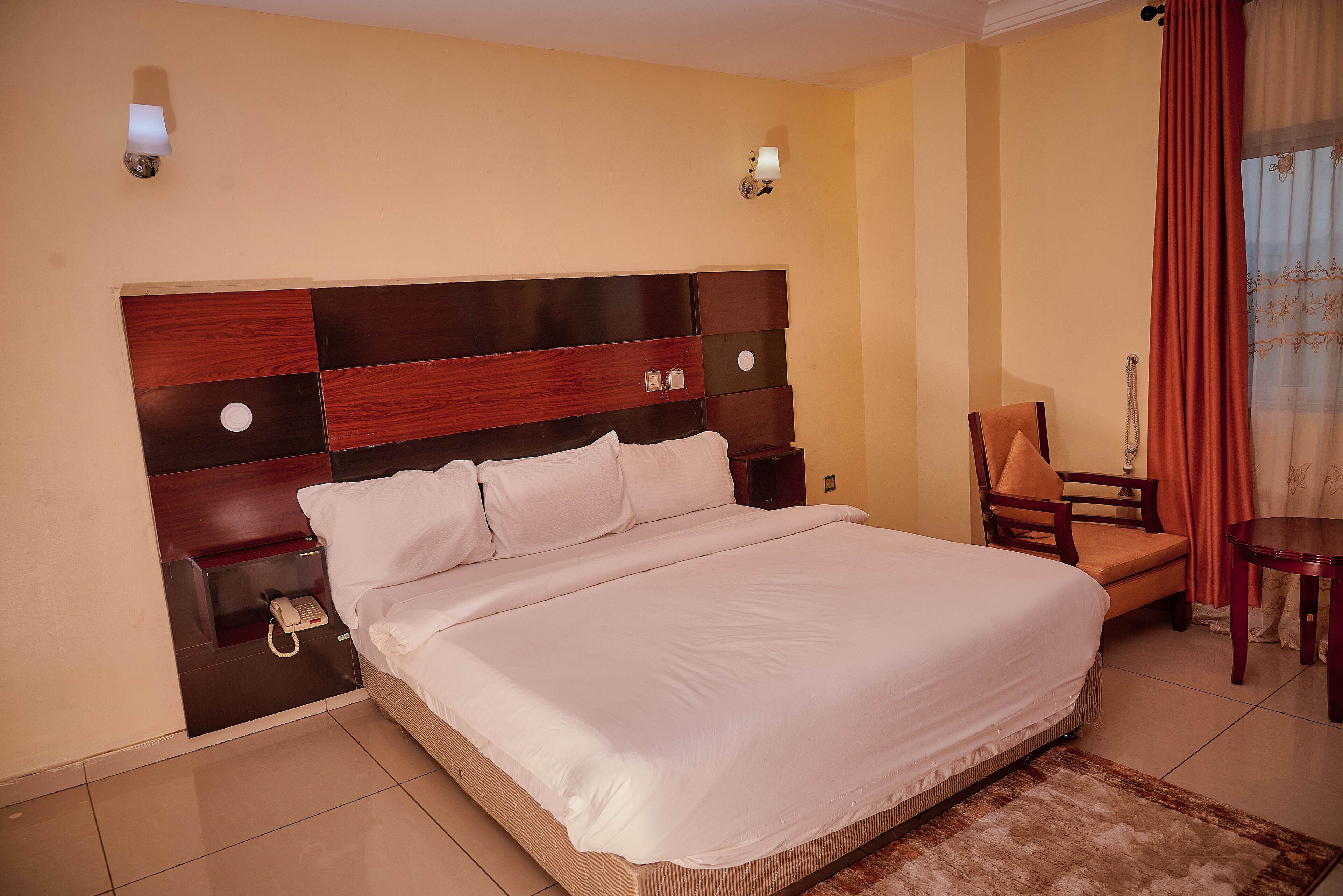 Quarto Standard | 1 quarto, secretária 