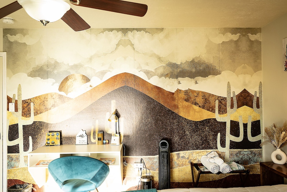 4-bedroom Vacation Home Near Balloon Fiesta Park W/hot Tub; Mini Golf; Fire-pit! - Albuquerque