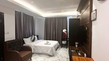 Suite-Estúdio Empresarial | Secretária, quartos insonorizados, ferro/tábua de engomar, Wi-fi grátis