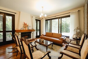 Área de estar no saguão