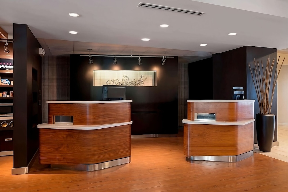 Best Deal, Free Parking! Comfortable Stay! Pet Friendly, Near Cabrillo Aquarium - Los Angeles, CA