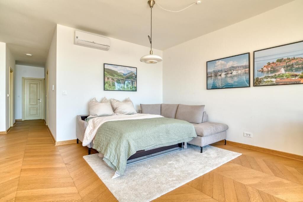 Apartamento luxo, vista para o mar | Roupas de cama premium, escrivaninha, espaço de trabalho para notebook