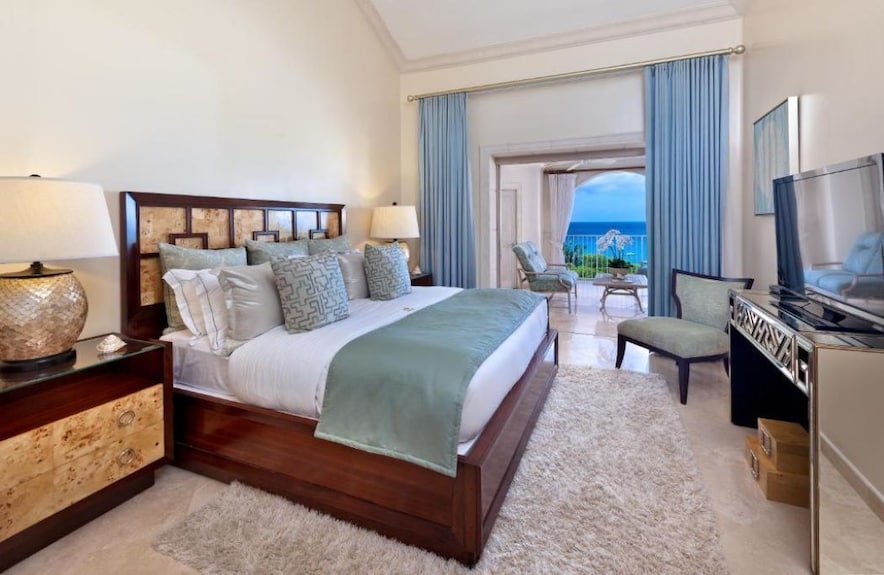 2300 Sq. Ft. One-bedroom Luxury Beachfront Suite On The West Coast - Barbade