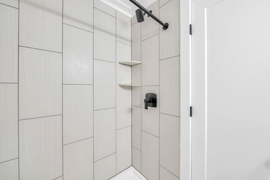 Premium Queen Room Hotel- 2 Pools, Near Beach/boardwalk, Pets Not Allowed - Carolina Beach, NC