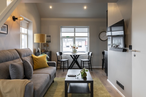 Apartamento panorâmico | 2 quartos, berços grátis, Wi-Fi de cortesia, roupa de cama